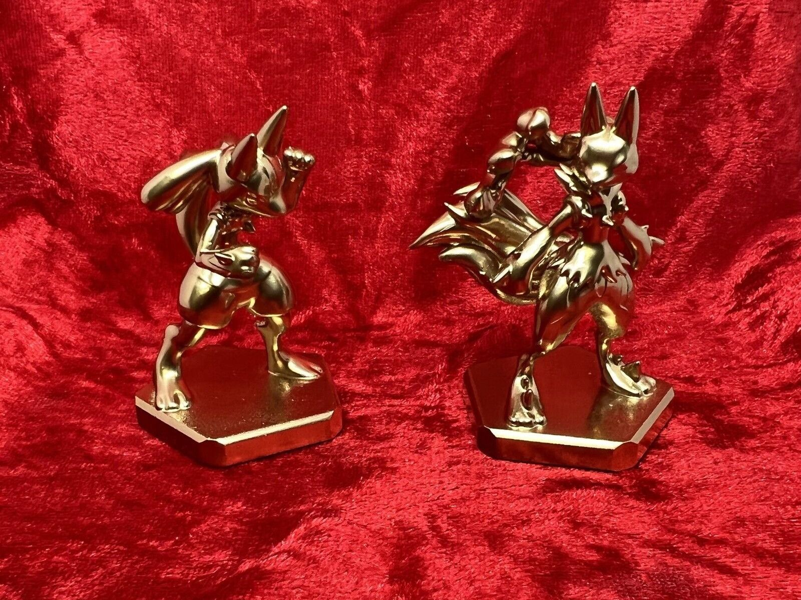Pokemon #448 Lucario, mega Lucario figure set Gold TCG Statues – WM Customs